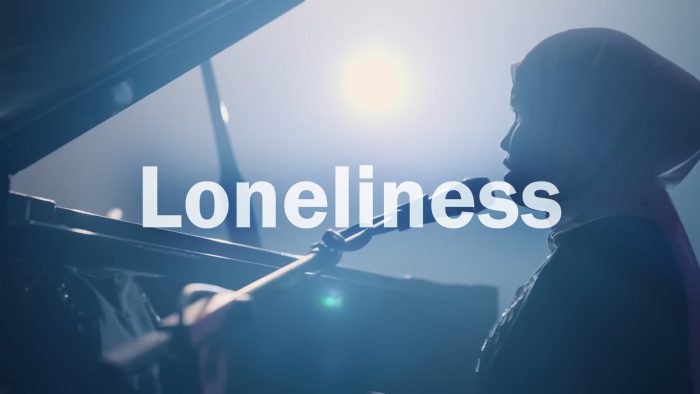 Lirik dan Terjemahan Lagu Loneliness oleh Putri Ariani