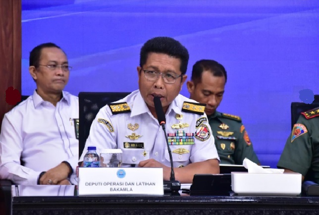 Profil Laksda Andi Abdul Aziz, AAL 1992, Dankodaeral VI Makassar
